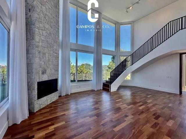 Casa Nova em Condomínio Exclusivo em Campos do Jordão Alto Padrão e Arquitetura Moderna