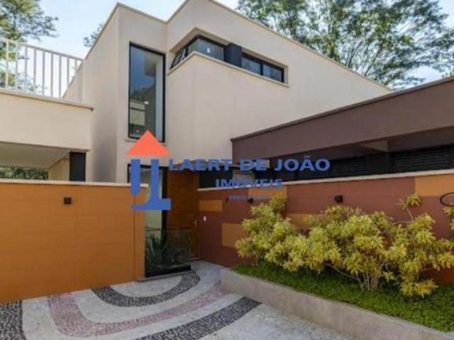 CASA NOVA EM CONDOMINIO FECHADO COM 4 SUÍTES NO JARDIM CORDEIRO