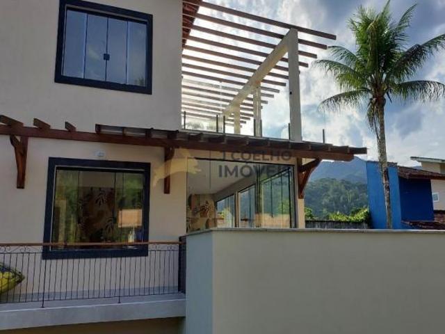 Casa Nova em condomínio fechado, segurança 24 horas, com 4 suites, sala e cozinha ampla garagem par