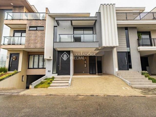 Casa Nova em Condomínio, pronta para morar, 163 metros privativos, quintal e 2 vagas