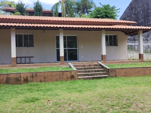 Casa nova em construção no Condomínio Santa Isabel SP!
