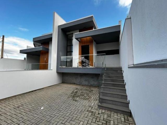 Casa NOVA em ótima localização Encosta da Floresta