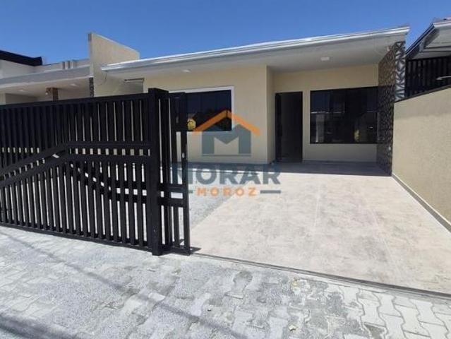 Casa nova em Praia de Leste