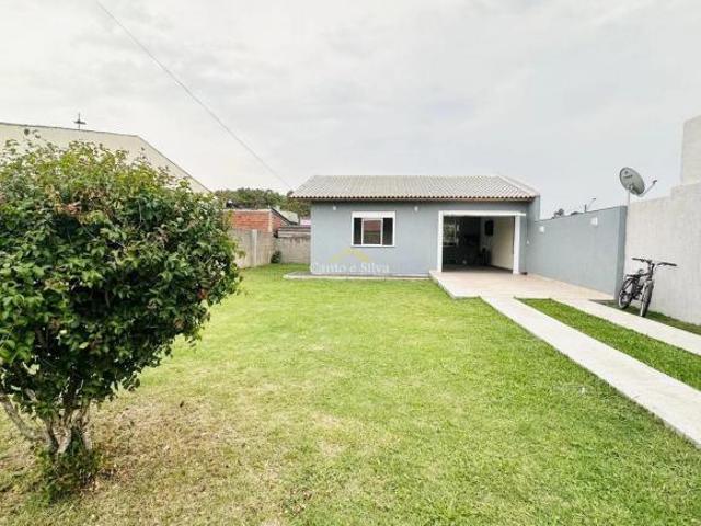 Casa nova em região de moradores