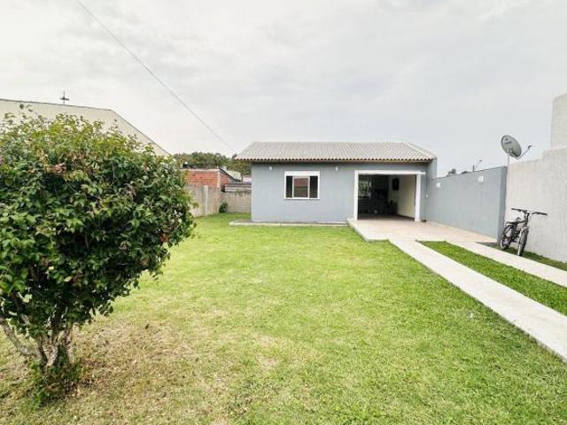 Casa nova em região de moradores