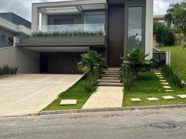 Casa Nova Frente pra Reserva e infraestrutura para Elevador