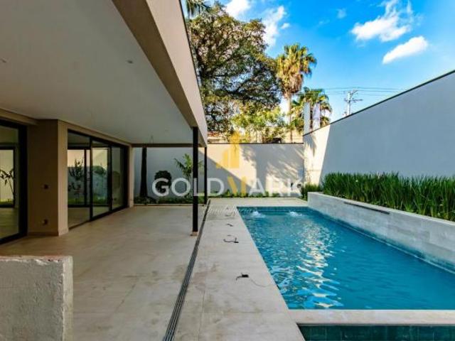 Casa nova Jardim Luzitânia 550m² 4 suítes 4 garagens