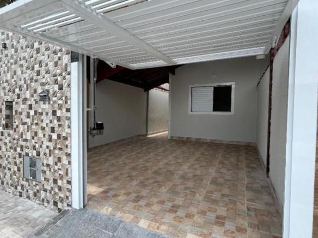 Casa nova lado praia com Piscina