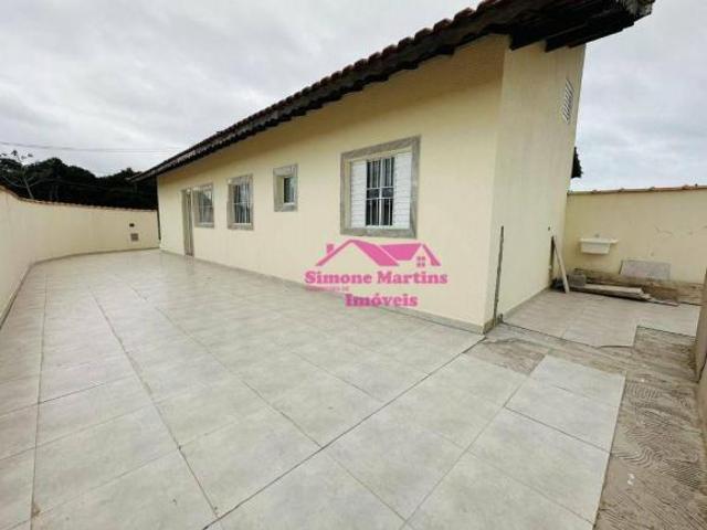 CASA NOVA LADO PRAIA COM PISCINA EM RUA PAVIMENTADA NA PRAIA DE ITANHÁEM