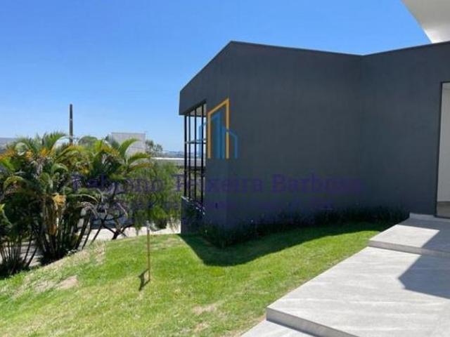 Casa Nova Linear 4 suítes, piscina, área gourmet, 4 vagas, 330 m2 disponível para Venda no Condomini