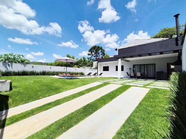 Casa NOVA moderna com piscina churrasqueira, aceita financiamento bancário