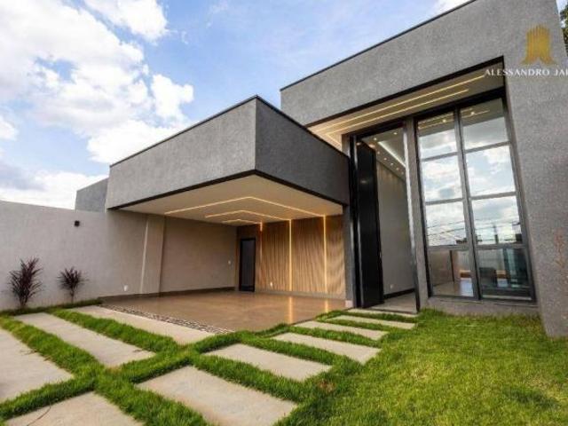 Casa nova, moderna e recém construída em Vicente Pires, em condomínio fechado