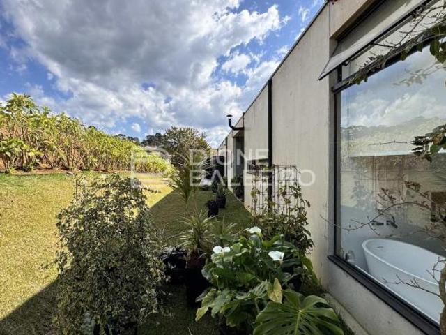 Casa nova, moderna e terrea em Santo Antonio do Pinhal
