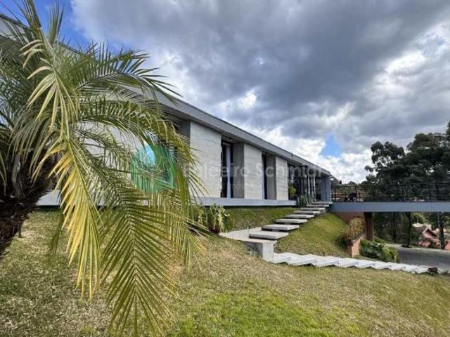 Casa nova, moderna e terrea em Santo Antonio do Pinhal