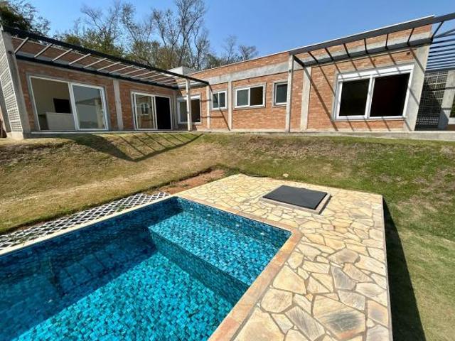 Casa Nova no Condomínio Riviera do Jaguari em Piracaia