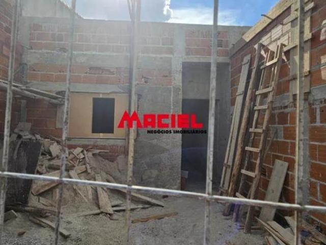 Casa nova no Bosque dos Eucaliptos em rua sem saida