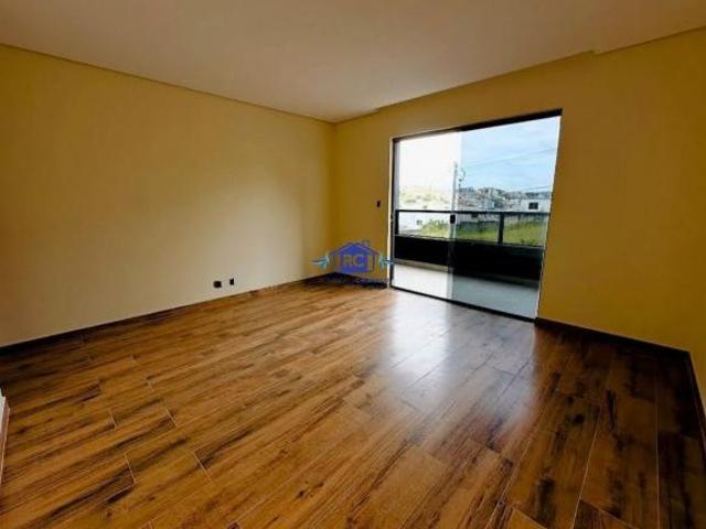 Casa nova no bairro jardim monte verde.. 1° Pavimento possui 2 vagas, lavabo, cozinha e copa.. 2°