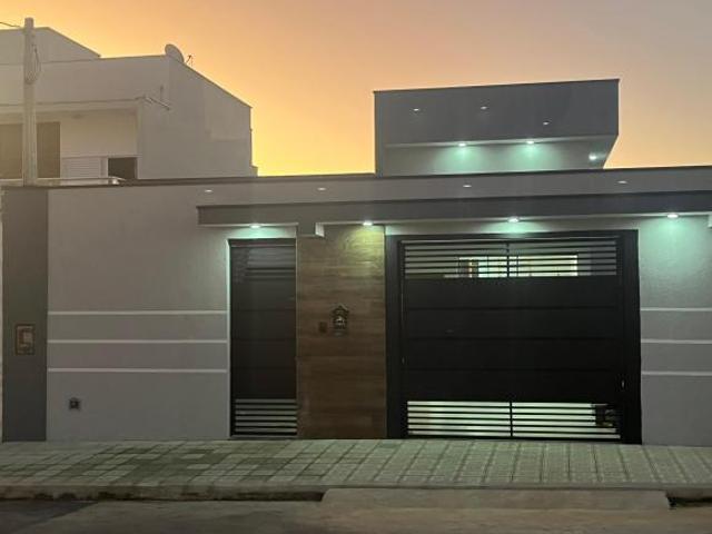 CASA NOVA no bem conceituado, bairro Village Santana