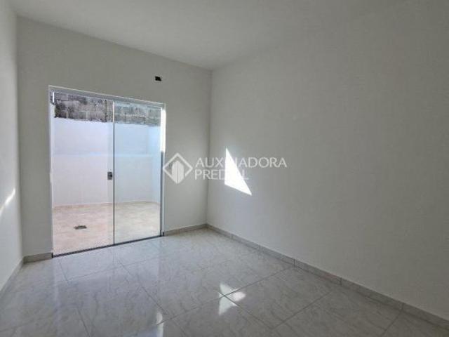 Casa nova no Jardim Oásis, Taubaté