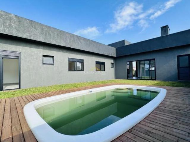 Casa nova na Praia de Atlântida Sul