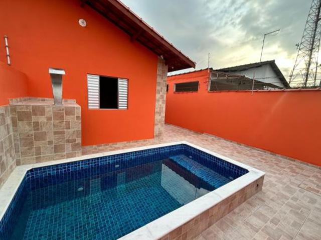 Casa nova sendo oportunidade com 2 quartos lado praia!