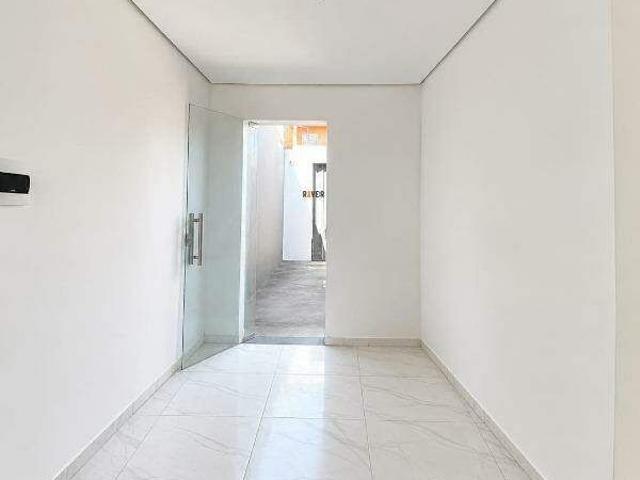 Casa Nova para Aluguel com 2 Quartos e Excelente Acabamento