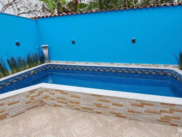 Casa nova, Piscina, 2quartos sendo 1 suite, Churrasqueira, financia