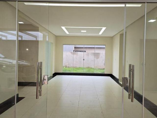 Casa nova, recém construída, ambientes amplos, acabamentos de porcelanato, projeto exclusivo