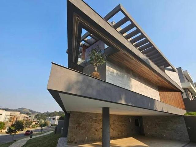 Casa Nova Tamboré 11 Esquina Mobiliada Aceita Parcelamento e Permuta!