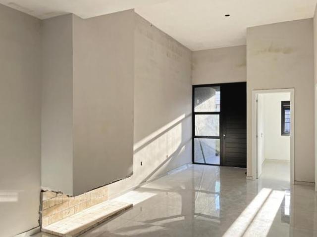 Casa Nova ! Térrea com 2 dormitórios sendo 1 suíte no Residencial Hípica Bouleva