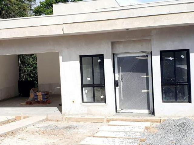Casa Nova térrea com 3 suítes, piscina,Granja Viana