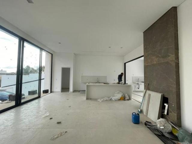 Casa nova térrea condomínio palavra da vida com 3 suites e piscina