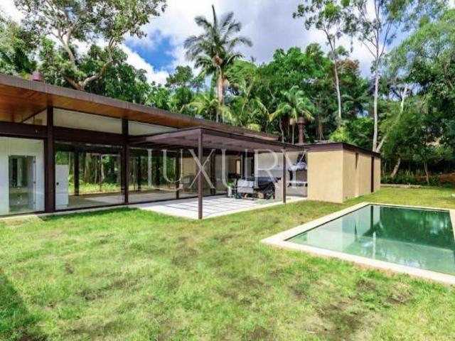 Casa Nova Térrea em Condomínio Chácara Flora