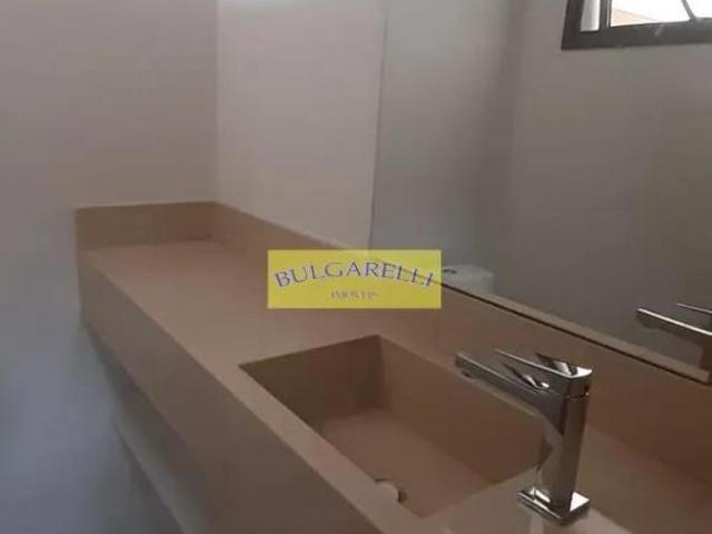 Casa Nova terrea em condomínio, somente a garagem em baixo. Repleta de armários. casa nova