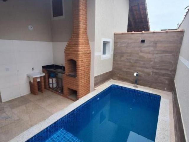Casa Nova Térrea Geminada com 2 dorms com Piscina e Churrasqueira!