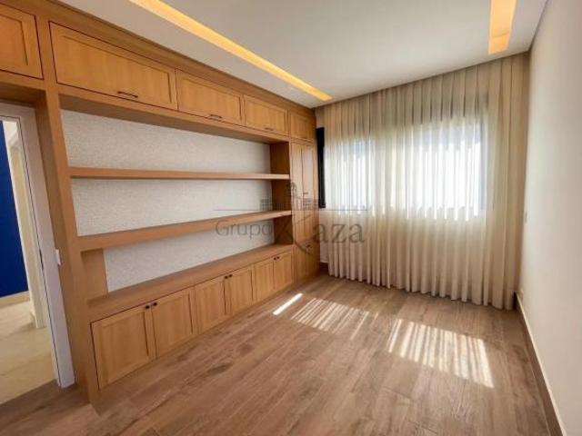 Casa Nova Urbanova Condomínio Monte Carlo 4 Dormitórios 337m²