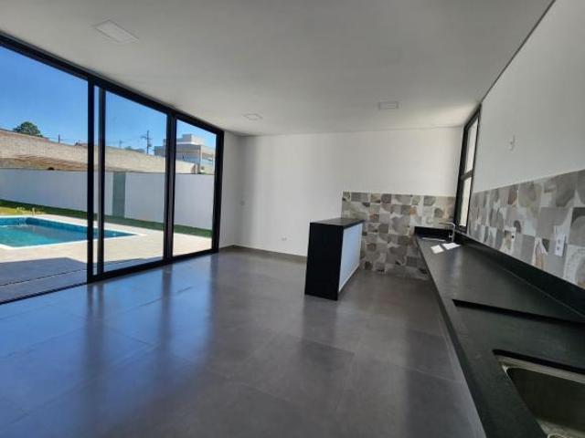 CASA NOVA: Village Araçoiaba
