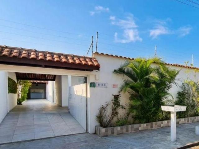 Casa ótima de 4 dormitórios, 5 vagas. Perto da praia. 380 m2
