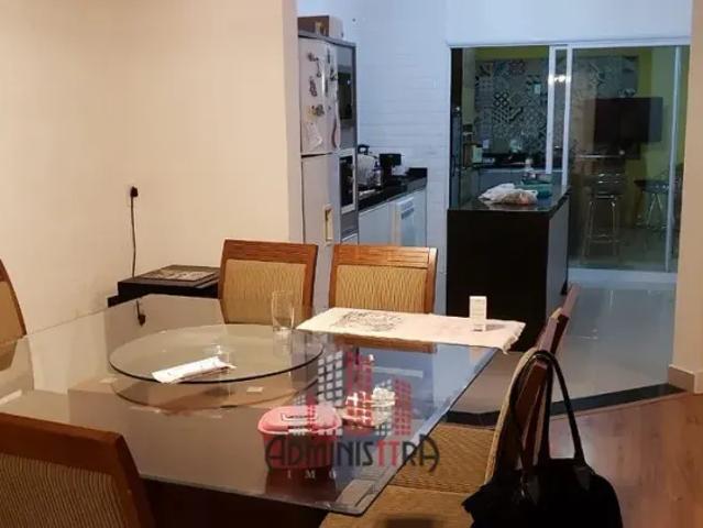 Casa O Wanel Ville II, em Sorocaba, é um&nb