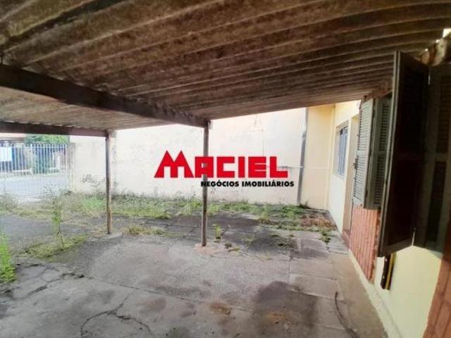 CASA ORIGINAL EXCELENTE LOCALIZAÇÃO PRÓXIMO AO CENTRO COMERCIAL