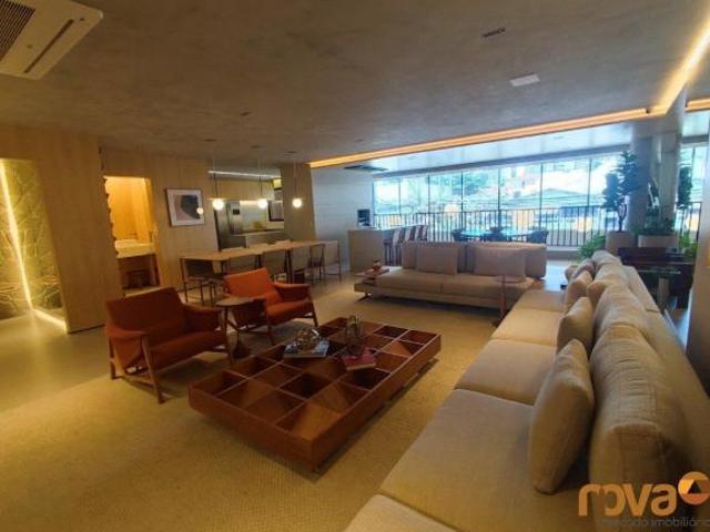 Casa Aurora 418m², 4 Suítes plenas