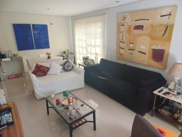 Casa Avenida Morumbi 3 suítes, piscina, academia área construída 220 metros