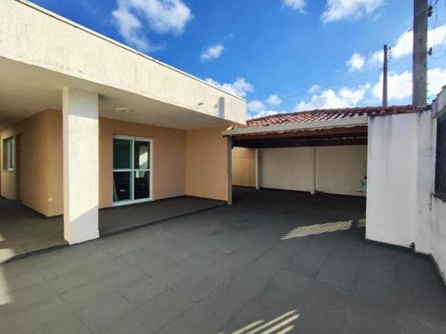 Casa a 100 m da praia em Peruibe