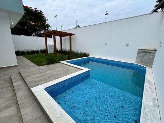 Casa a 100 Metros da Praia 3 Dormitórios, 2 Suítes e Piscina Itanhaém