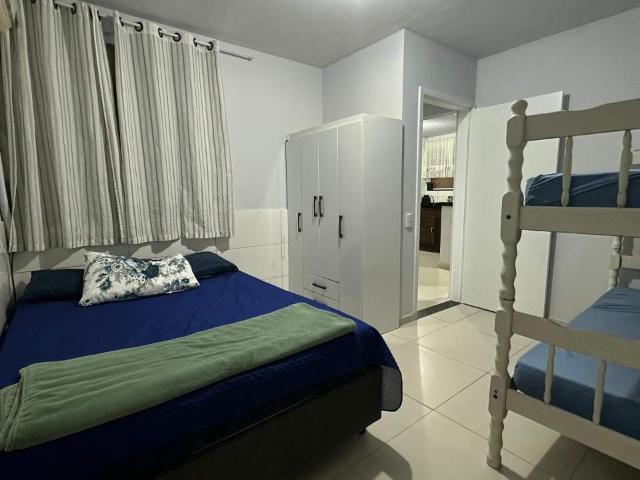 Casa a 150 metros da praia do Mariscal/Canto Grande