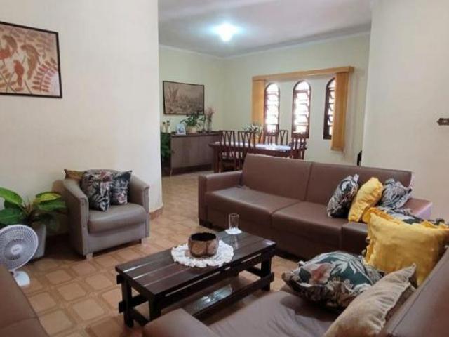Casa a 300 metros do mar, no Centro da cidade