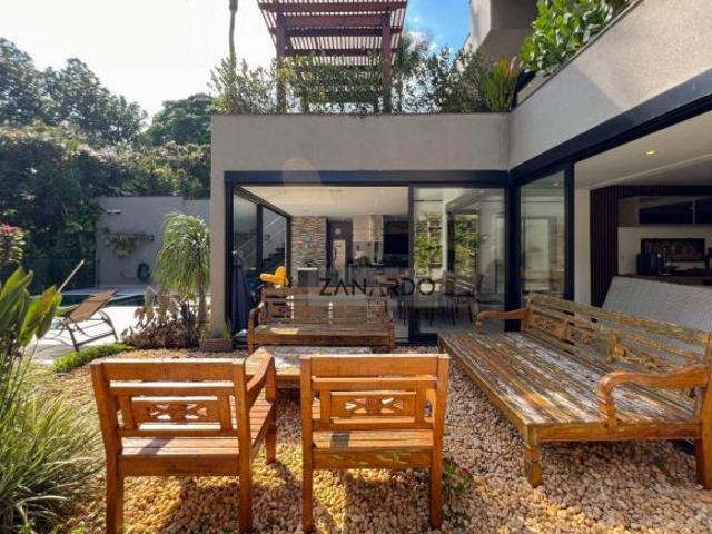 Casa à 500m da praia à venda em Riviera de São Lourenço