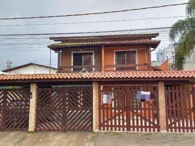 CASA A 50 METROS DA PRAIA À VENDA 3 DORM, 4 WC, 2 VAGAS POR R$ 910.000,00