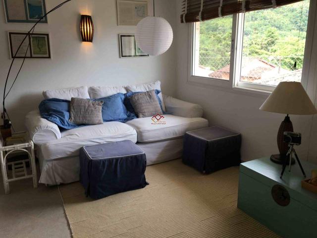 CASA A 50 METROS DA PRAIA DA BALEIA, DISPONÍVEL PARA VENDA E LOCAÇÃO!