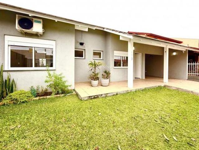 Casa à 50 metros do mar na Praia de Atlântida Sul
